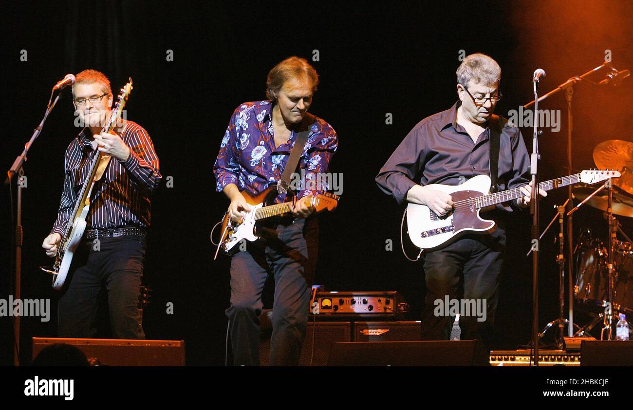 Mike Stevens, Rick Fenn, Graham Gouldman, Mike Stevens of 10cc perform ...