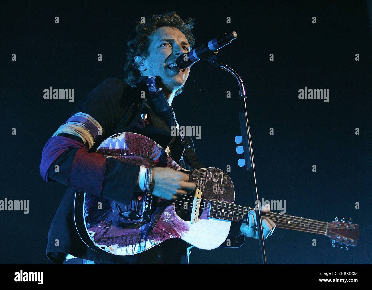 Coldplay concert chris martin hi-res stock photography and images - Alamy