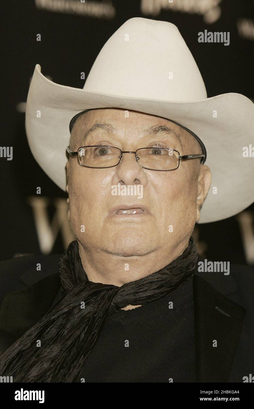 Tony Curtis signs his autobiography at Harrods, Waterstones, London ...