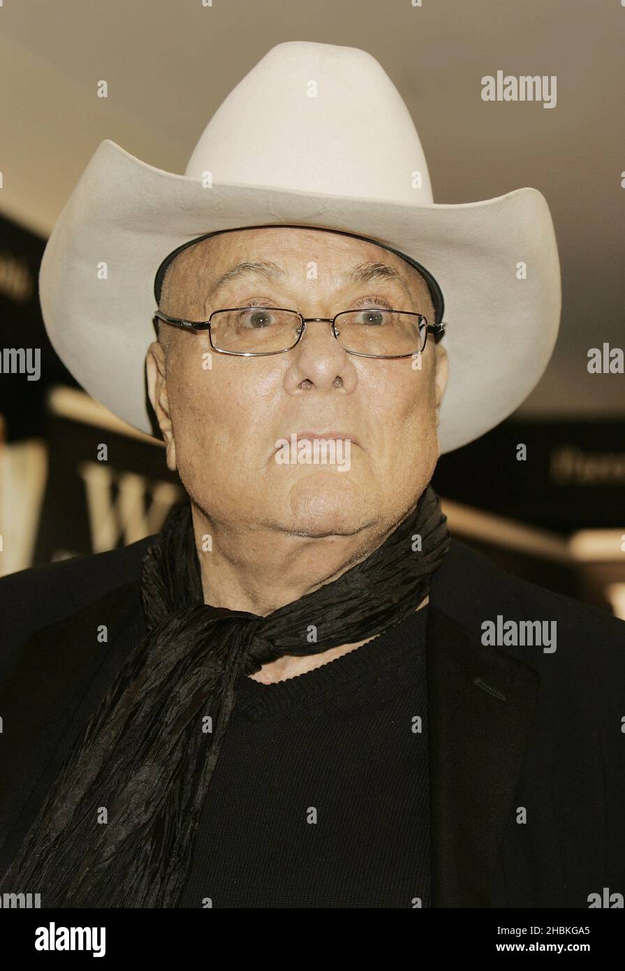 Tony Curtis signs his autobiography at Harrods, Waterstones, London ...