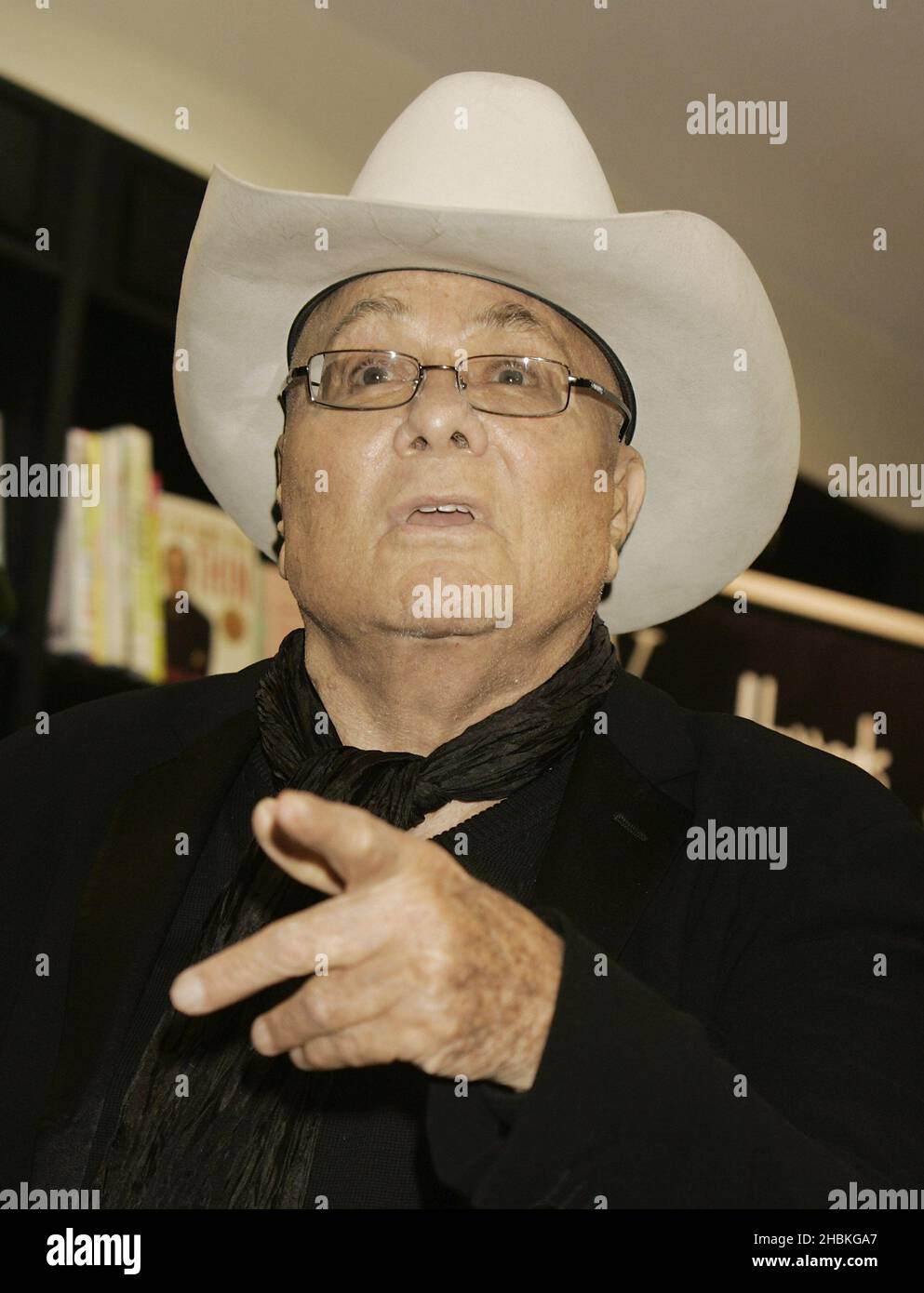 Tony Curtis signs his autobiography at Harrods, Waterstones, London ...