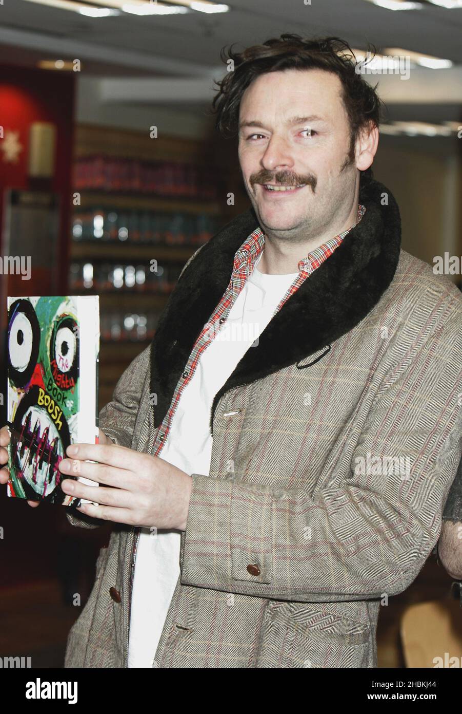 Noel Fielding signs with Julian Barrett their MIghty Boosh Book at ...