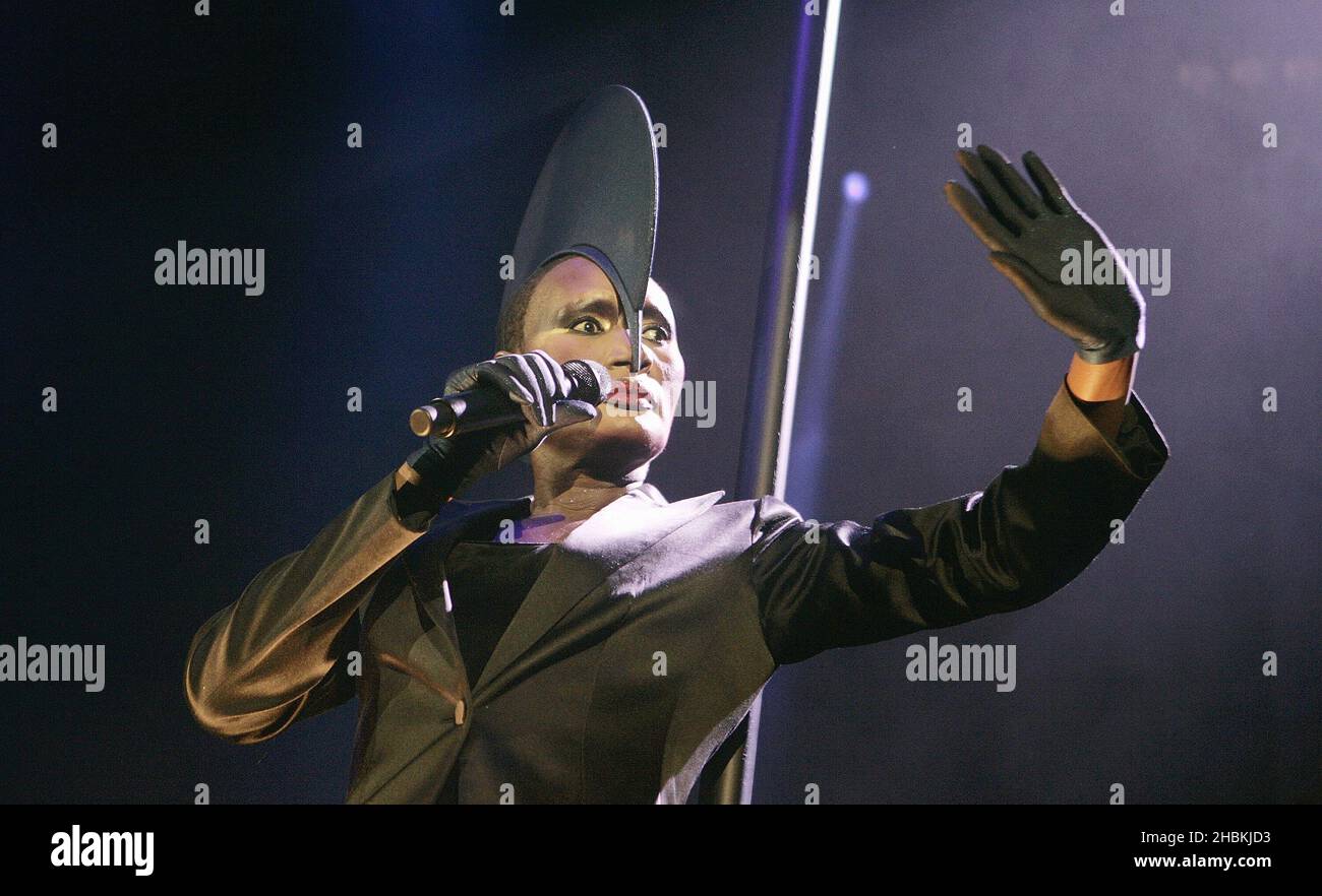 Grace jones on stage hi-res stock photography and images - Alamy
