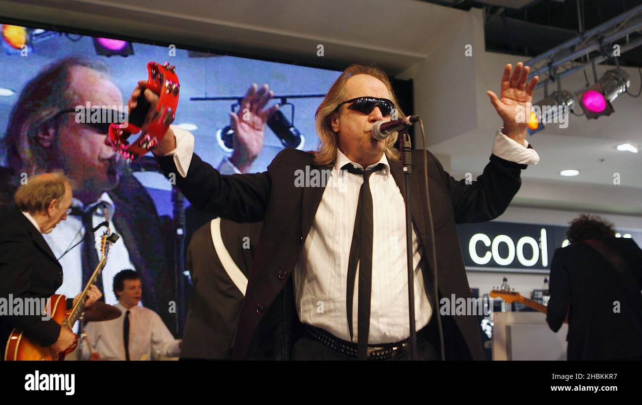 Phil May of The Pretty Things performs with his band at the 2009 Mojo ...