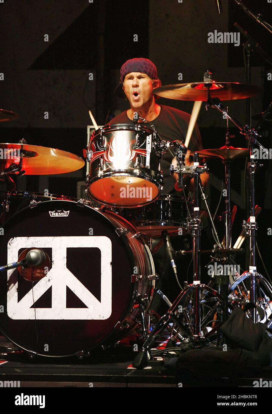 Chad smith red hot chilli peppers hi-res stock photography and images ...