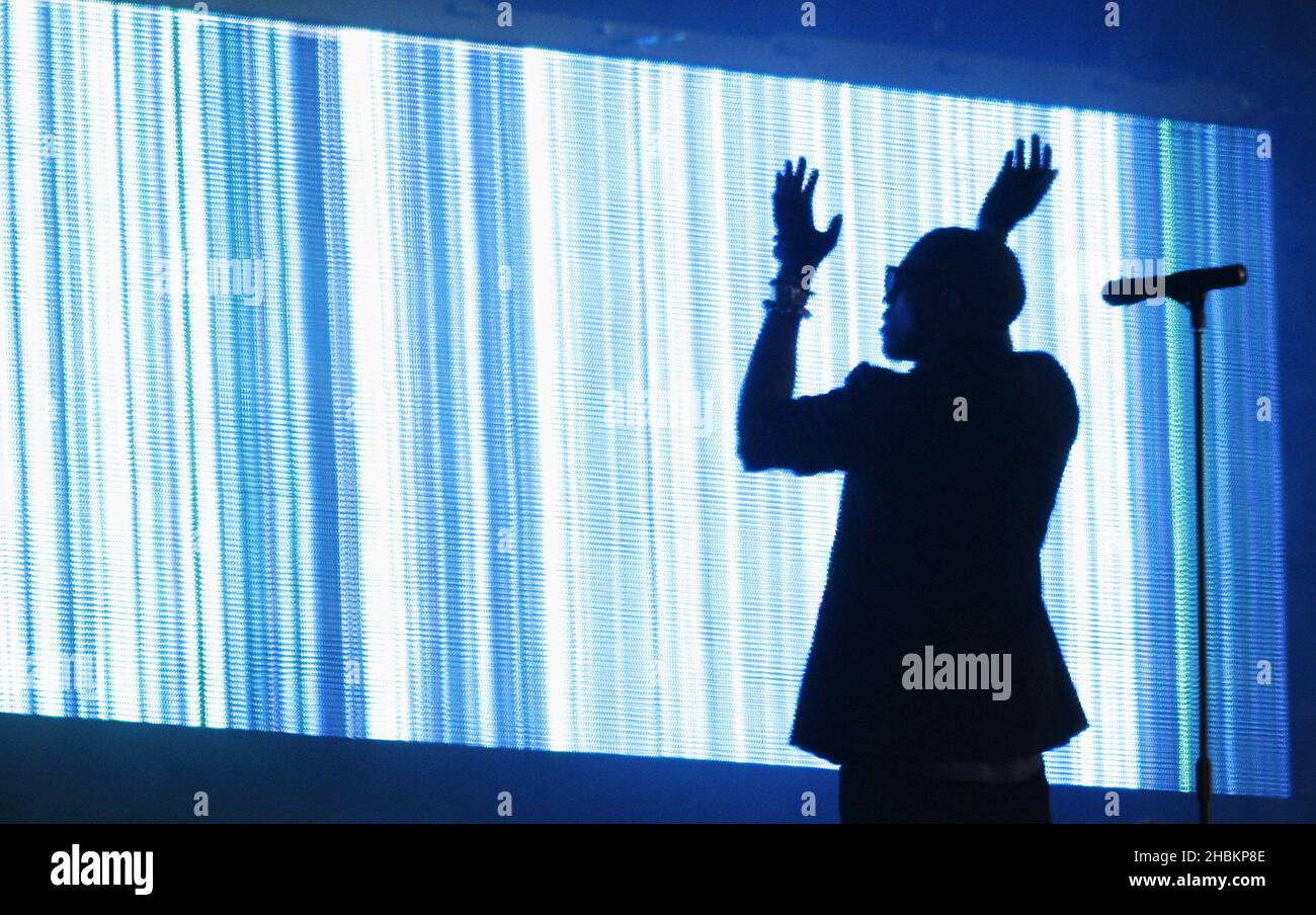 Kanye West performing on stage at the Wireless Festival Day 2, Hyde ...