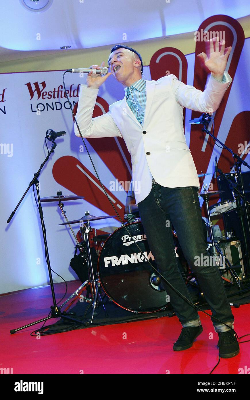 FrankMusik performs a free gig at the Westfield Shopping Centre in ...