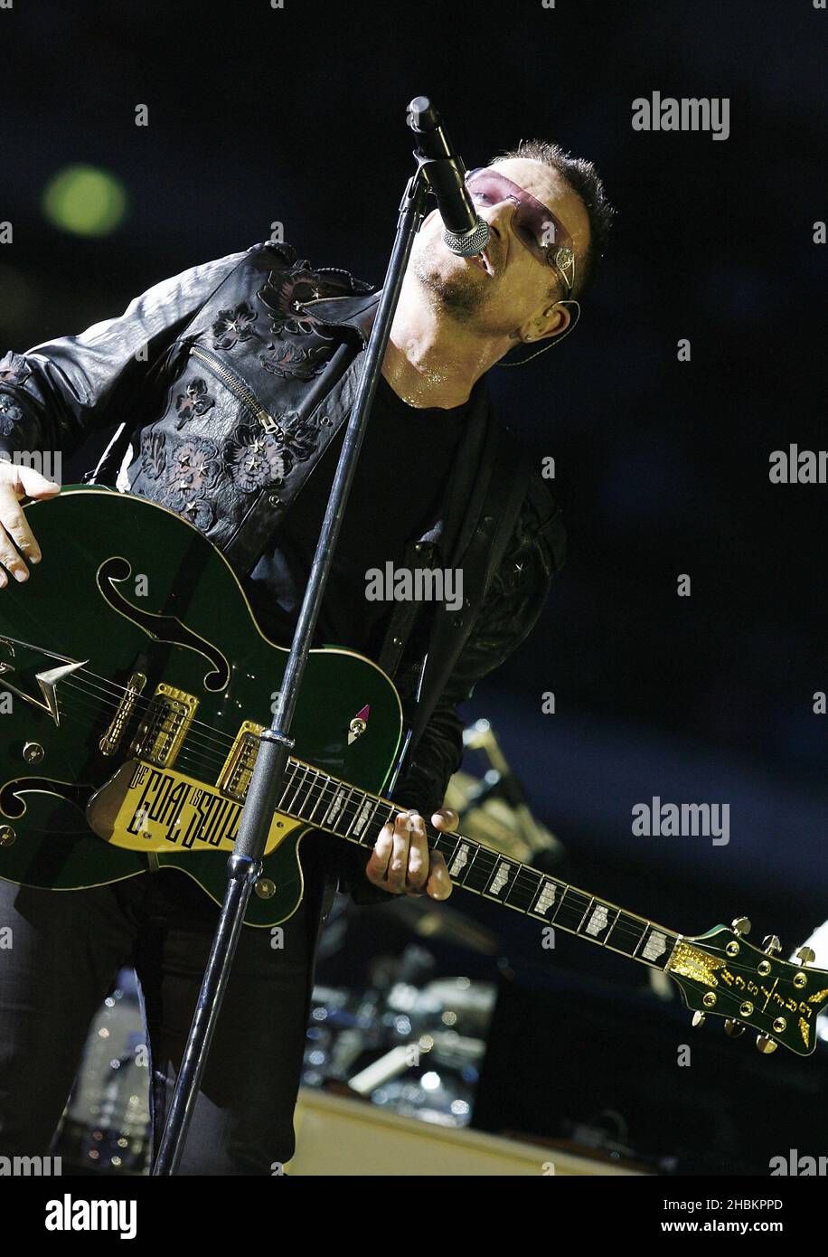 Bono performs with U2 at Wembley Stadium in London, UK Stock Photo - Alamy