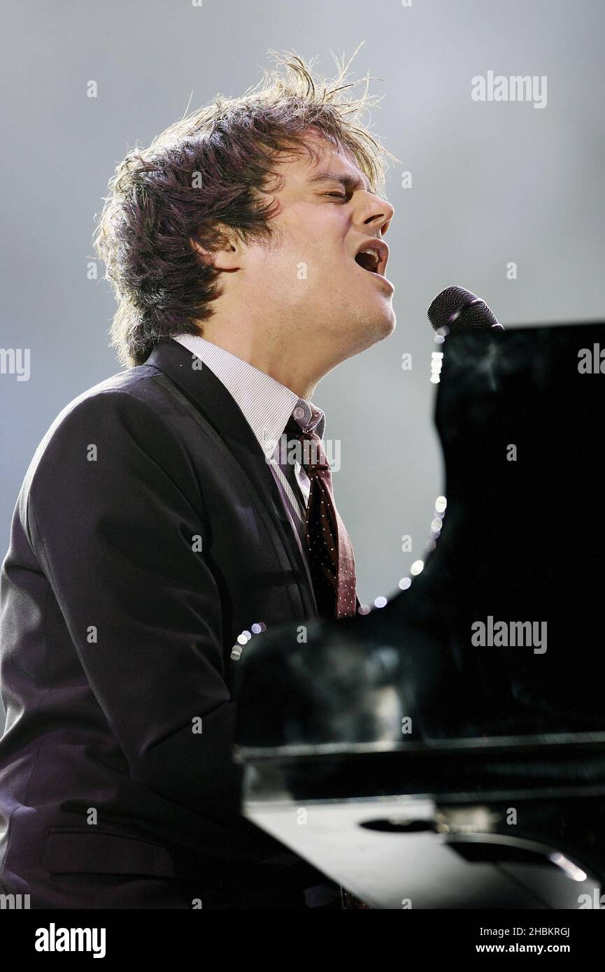 Jamie Cullum performs on stage at the 'We Love Abba, Thank You for the ...