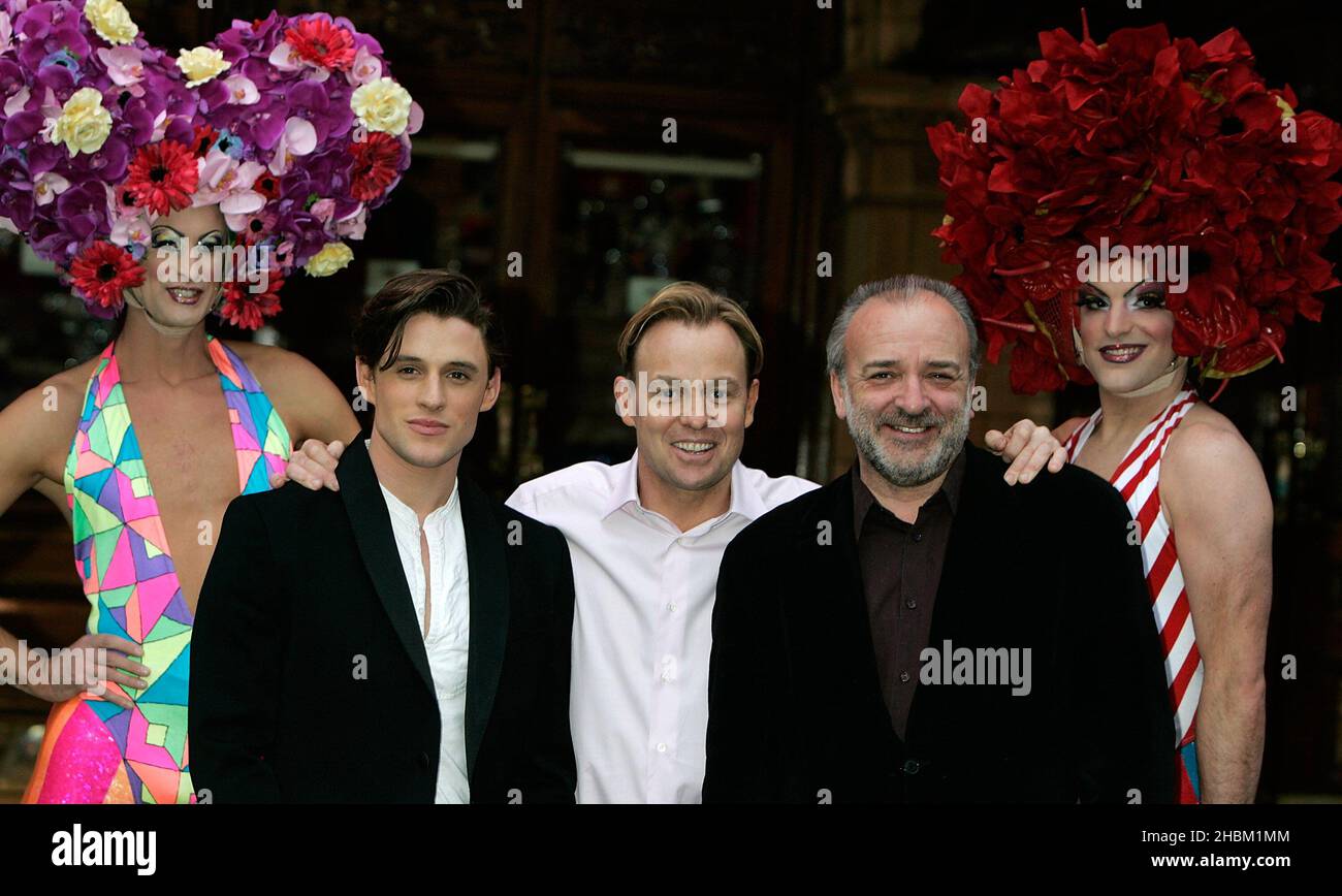 Oliver Thornton, Jason Donovan, John Bowe and the cast of Priscilla ...