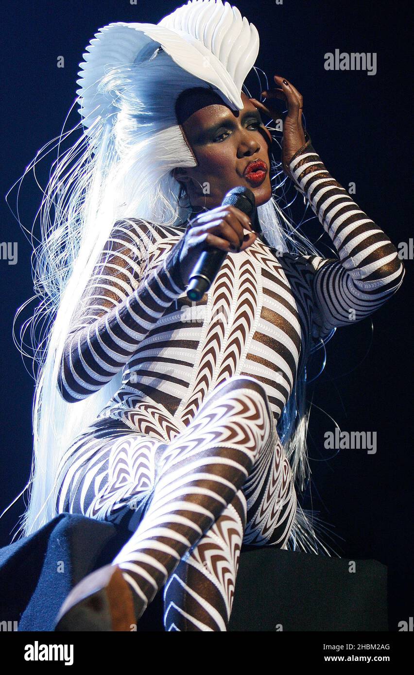 Grace jones in concert london hi-res stock photography and images - Alamy