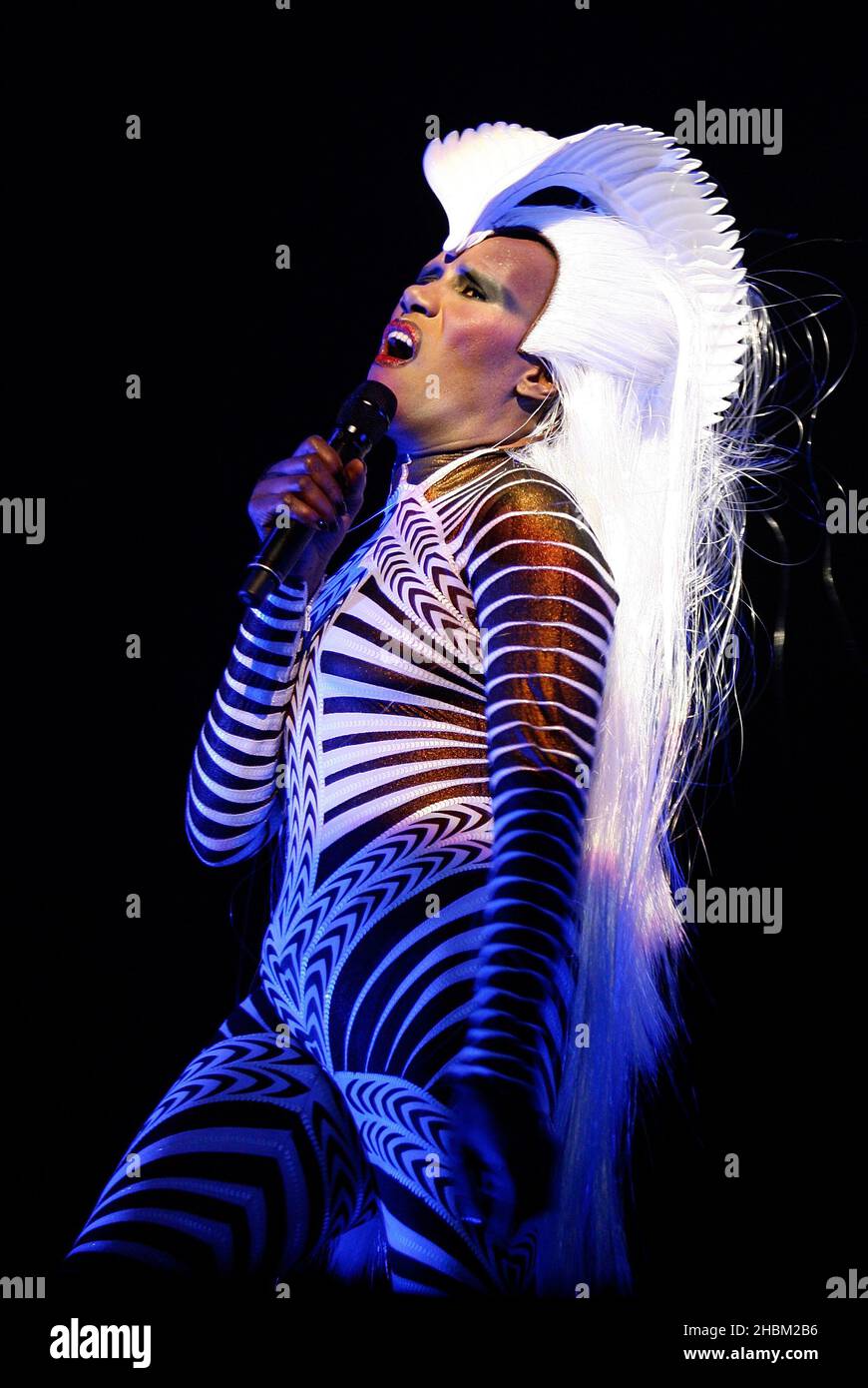 Grace jones in concert london hi-res stock photography and images - Alamy