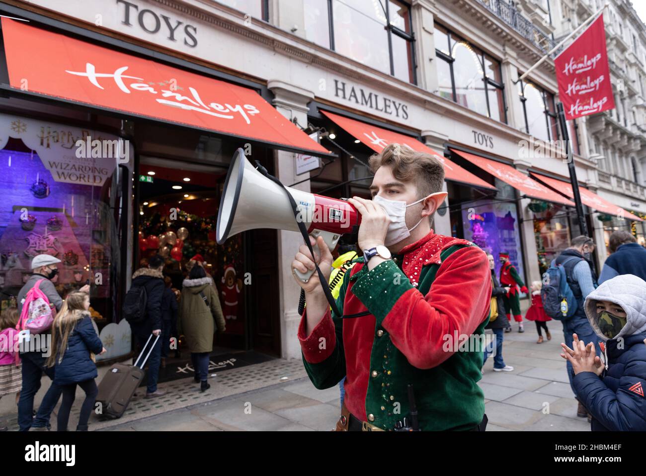 Outside hamleys toy store in londons regent street hi-res stock ...