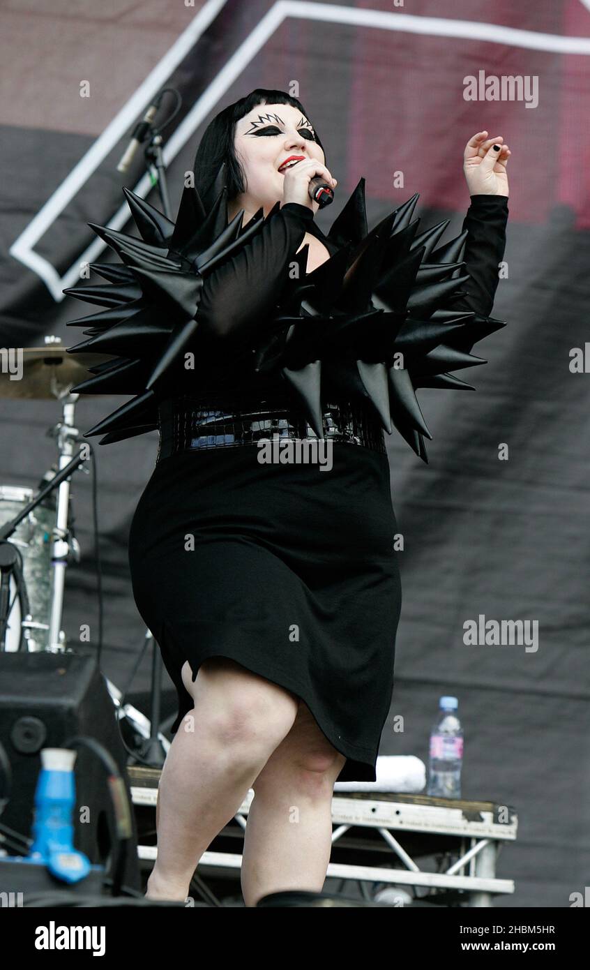 Beth ditto of gossip performs at the wireless festival hi-res stock ...