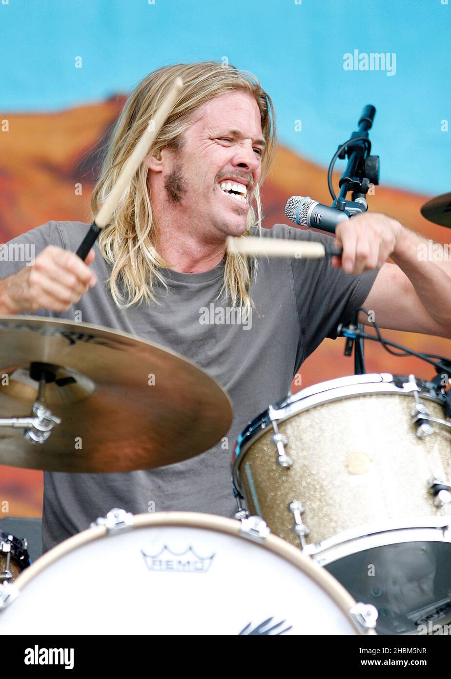 Taylor Hawkins and the Coattail Riders perform on stage at the Wireless ...