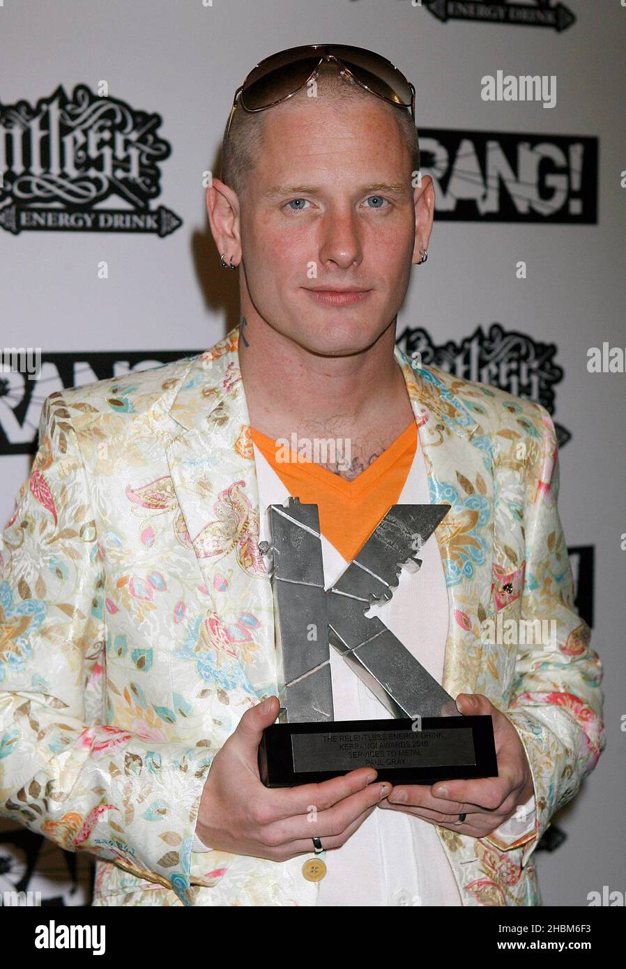 Corey Taylor with Award for Kerrang Services to Metal for Slipknot at ...