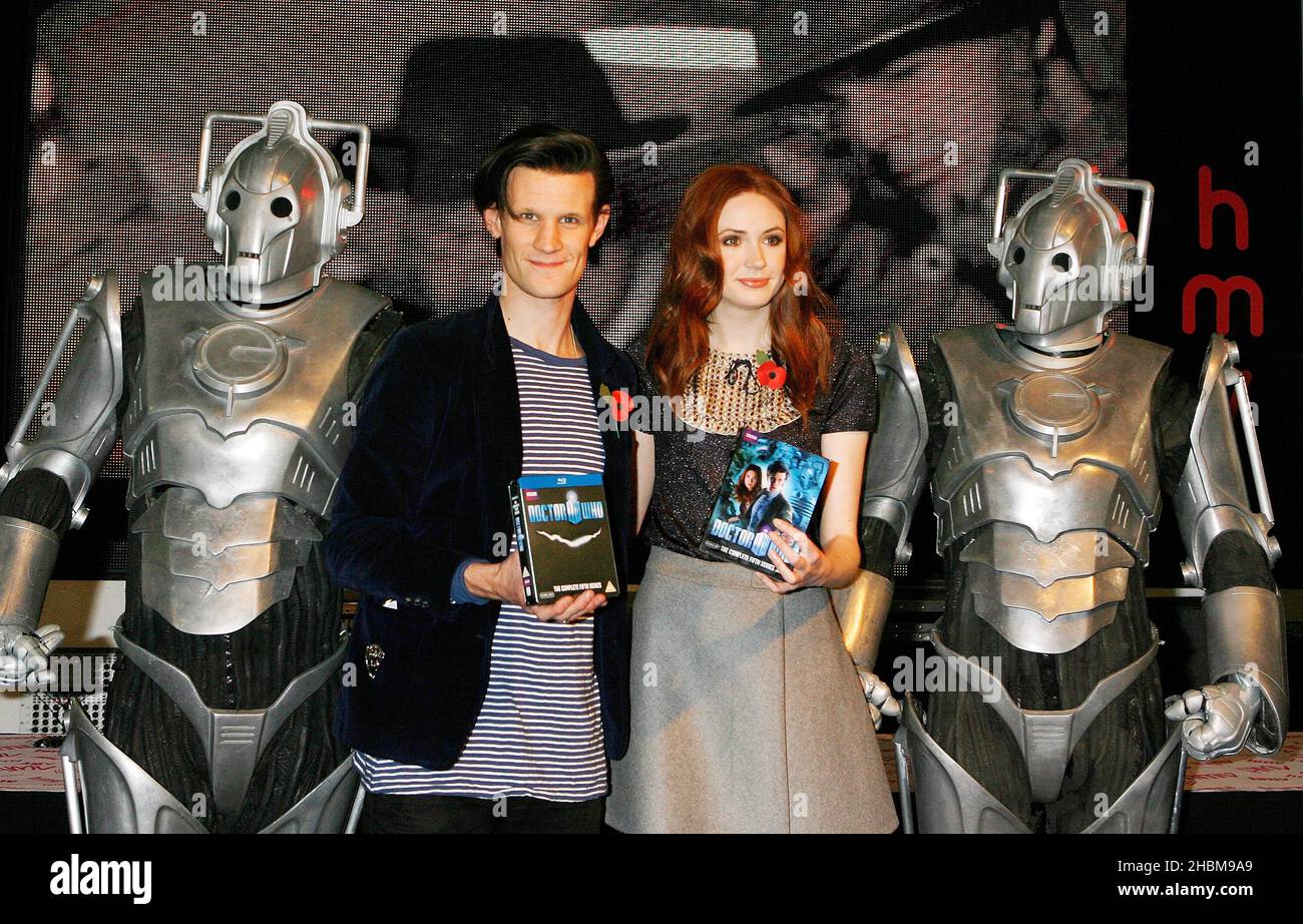 Matt Smith, and Karen Gillan,Time Lord and his sidekick Amy Pond sign ...