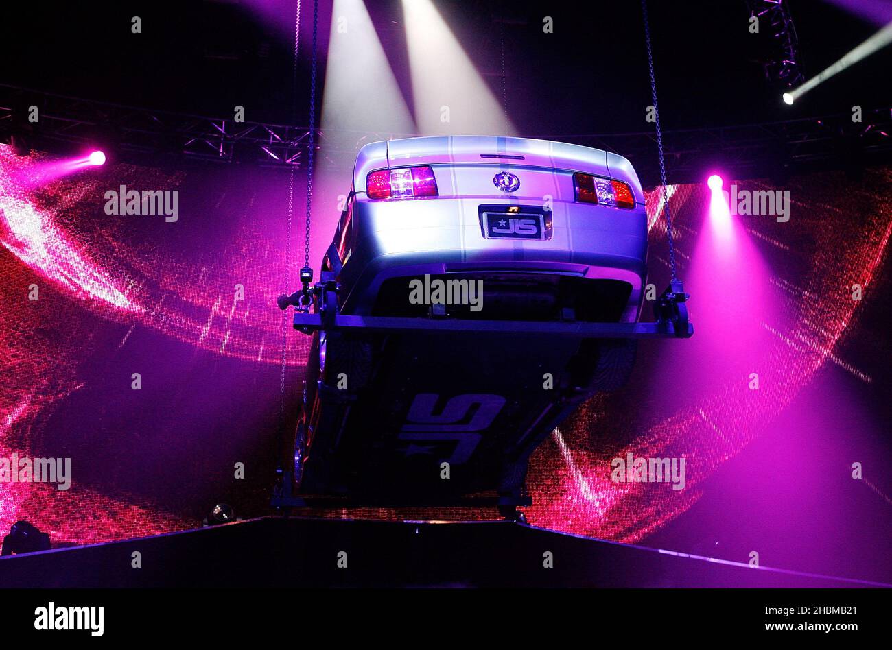 Jls car landing on stage at the 02 arena hi-res stock photography and ...
