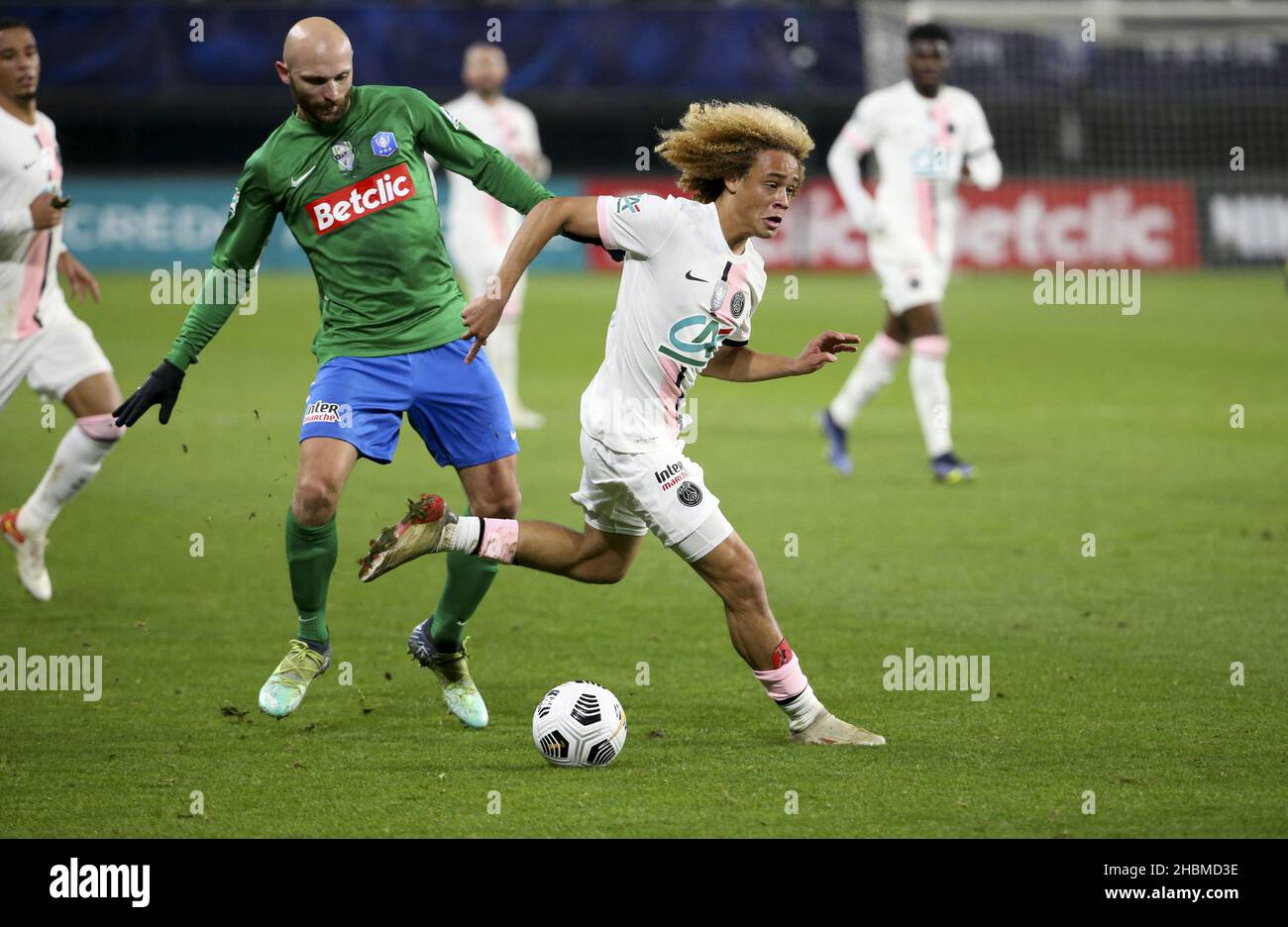 Xavi simons psg hi-res stock photography and images - Alamy