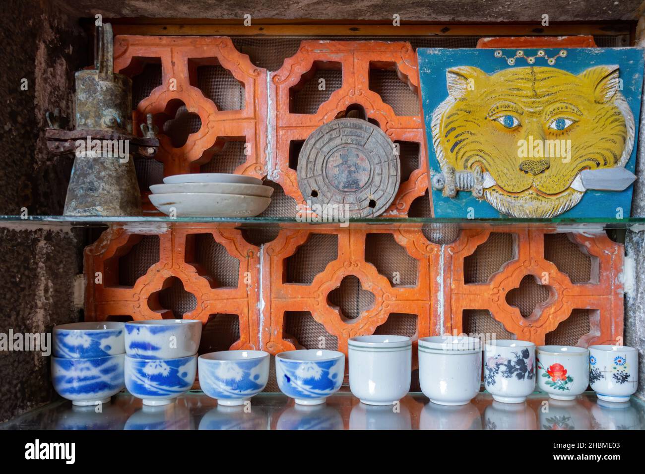 Chinese objects hi-res stock photography and images - Alamy