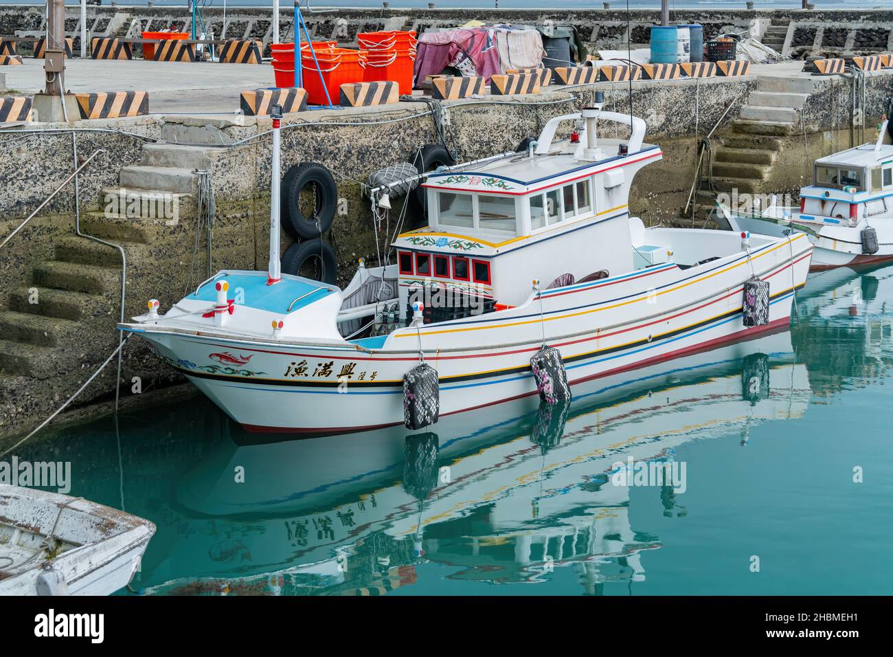 Asia vessel chinese boat hi-res stock photography and images - Alamy