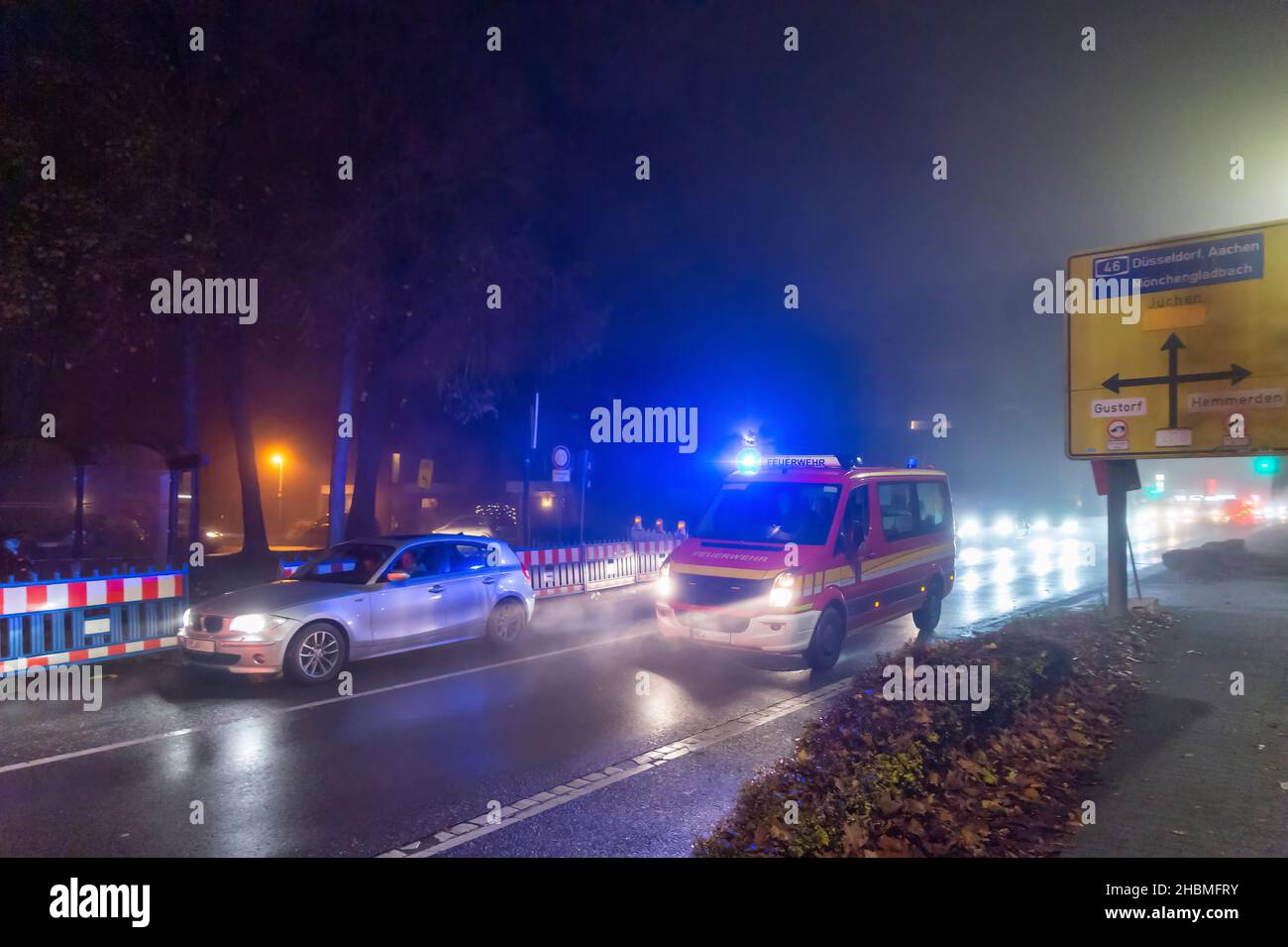 Driving ambulance night hi-res stock photography and images - Alamy