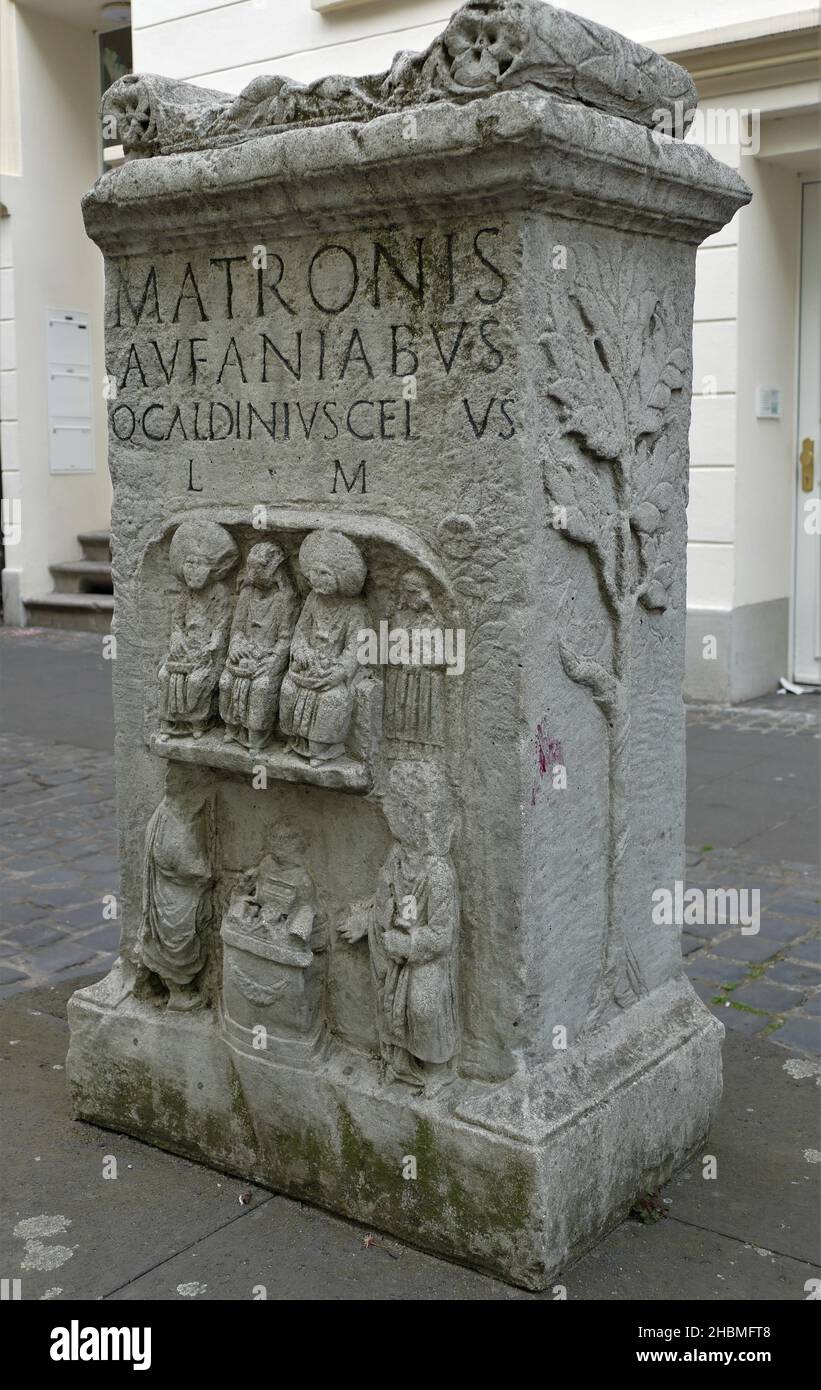 Matrones hi-res stock photography and images - Alamy