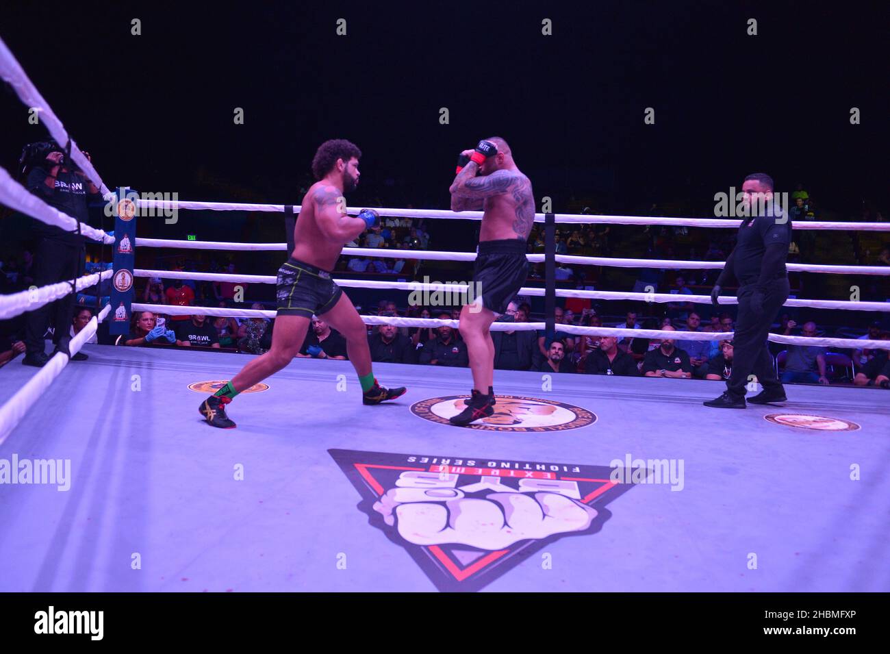 MIAMI, FLORIDA - DECEMBER 17: Fighters Teagan Franco vs Jeremy Smith ...