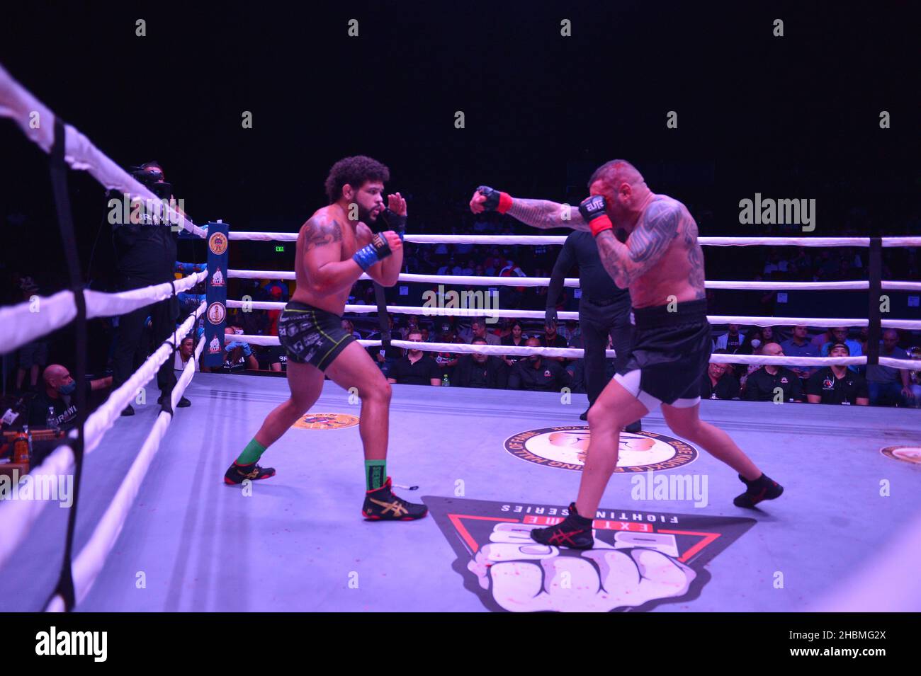 MIAMI, FLORIDA - DECEMBER 17: Fighters Teagan Franco vs Jeremy Smith ...