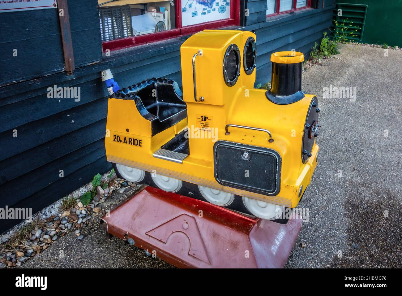 Coin operated ride hi-res stock photography and images - Alamy