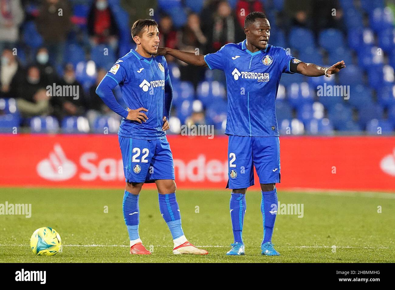 Getafe CF's Damian Suarez (l) and Djene Dakonam during La Liga match ...