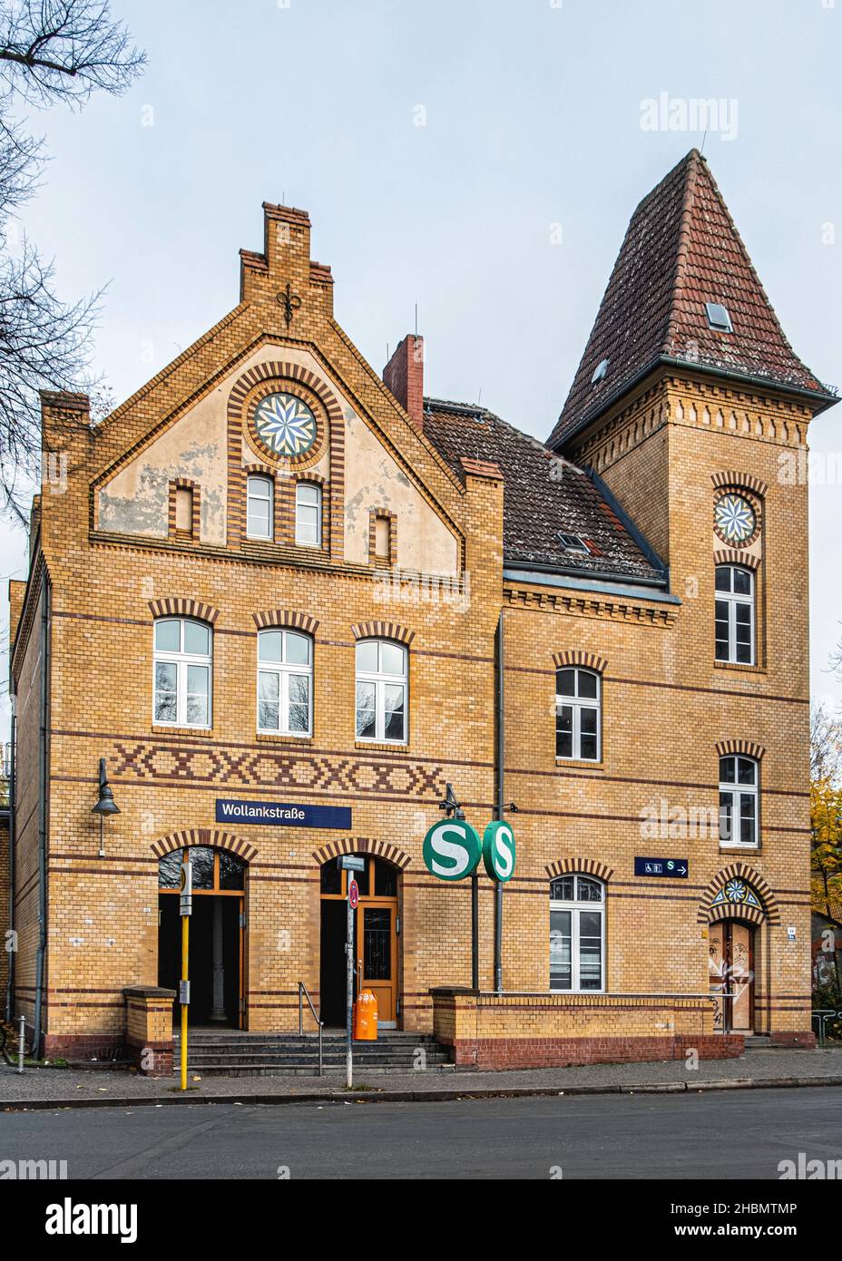 Wollankstrasse S-Bahn Railway station exterior and facade, Pankow ...