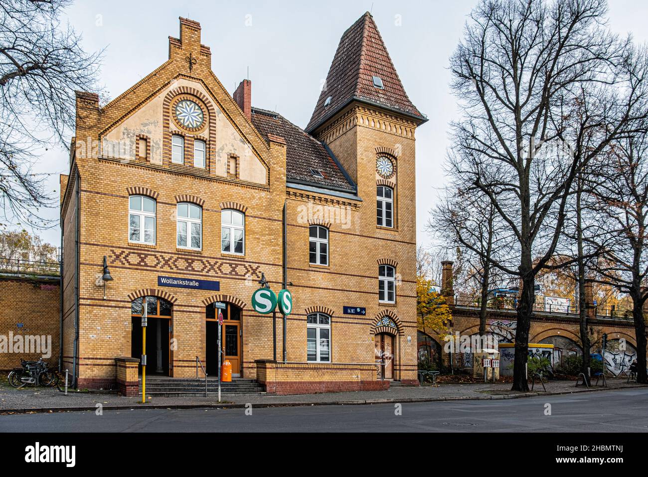 Wollankstrasse S-Bahn Railway station exterior and facade, Pankow ...
