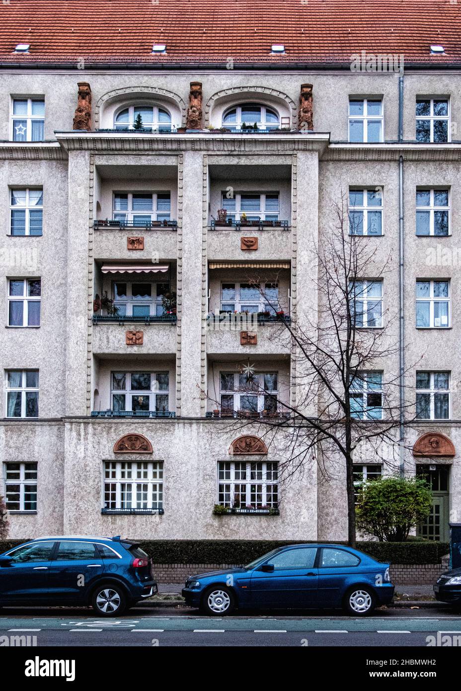 Listed building, 1910 apartment building by Paul Mebes, Wisbyer strasse ...