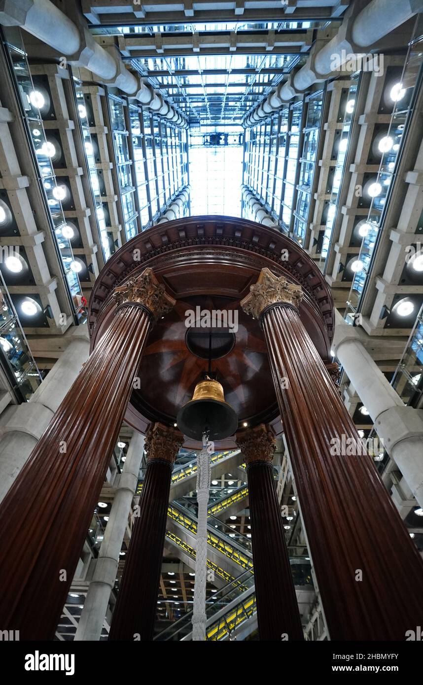 The Lutine Bell on the underwriting floor of the Lloyd's Building in ...