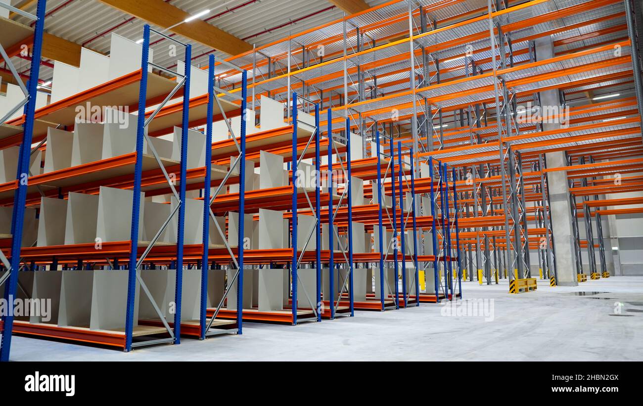 Empty rack logistics warehouse hi-res stock photography and images - Alamy