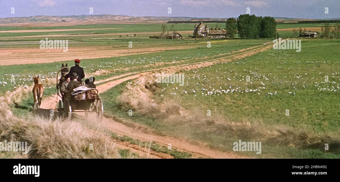 USA. Geraldine Chaplin, Omar Sharif, and Ralph Richardson in a scene ...