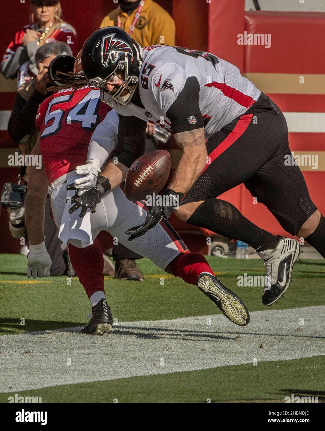 Santa Clara, California, USA. 19th Dec, 2021. San Francisco 49ers ...