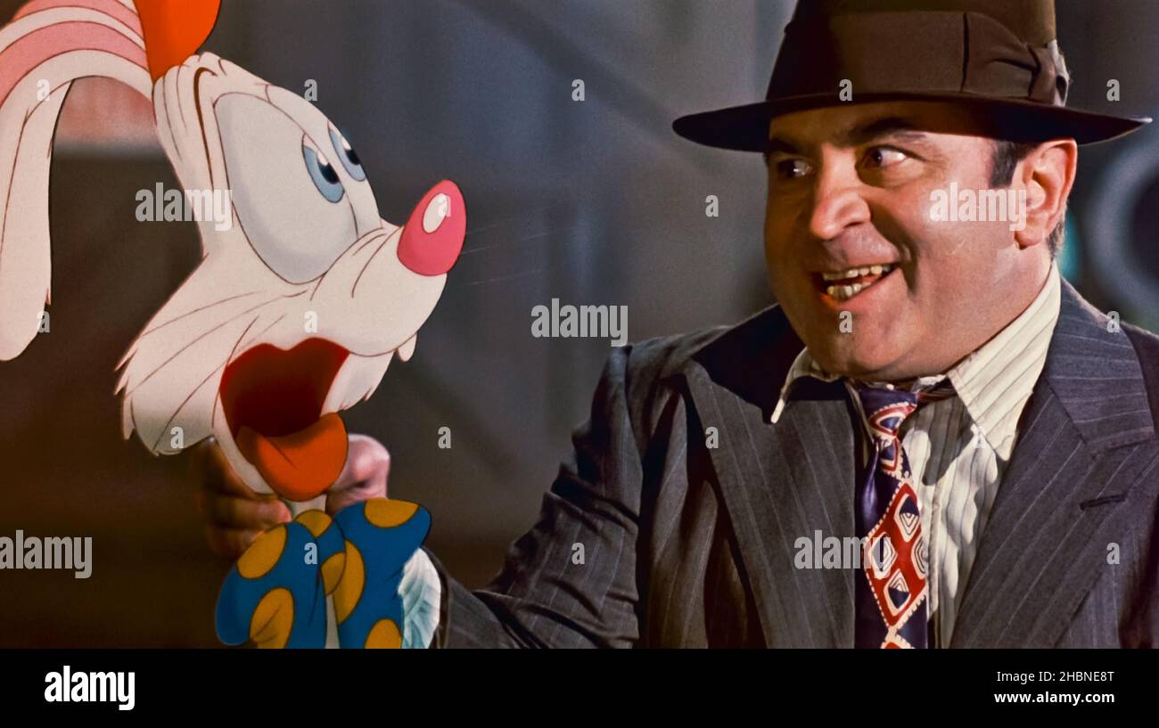 USA. Bob Hoskins and Roger Rabbit in a scene from the (C)Buena Vista ...