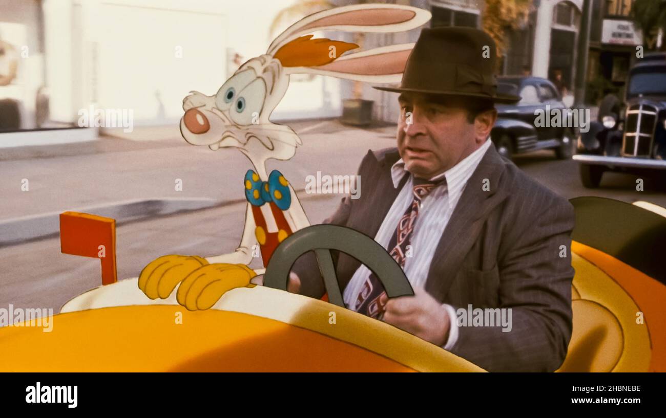 USA. Bob Hoskins and Roger Rabbit in a scene from the (C)Buena Vista ...