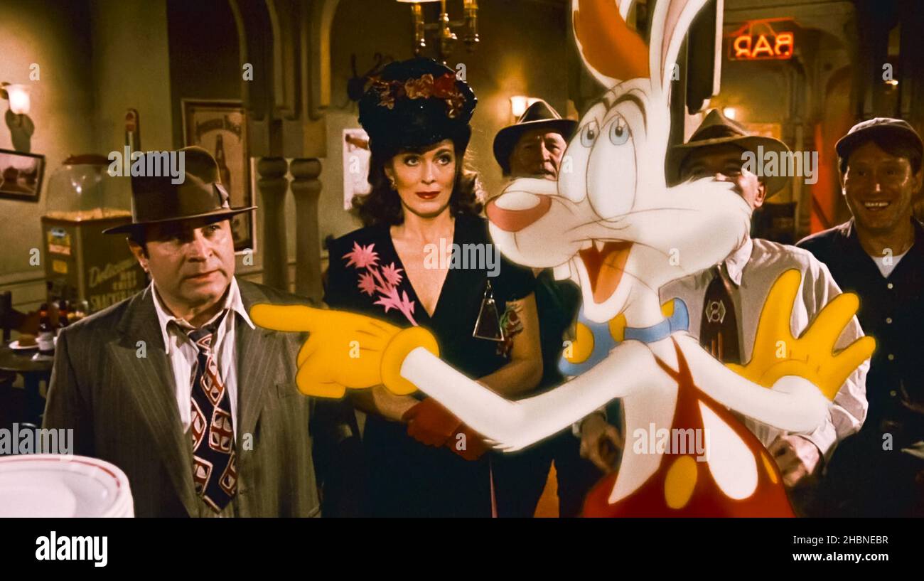 USA. Bob Hoskins and Joanna Cassidy in a scene from the (C)Buena Vista ...