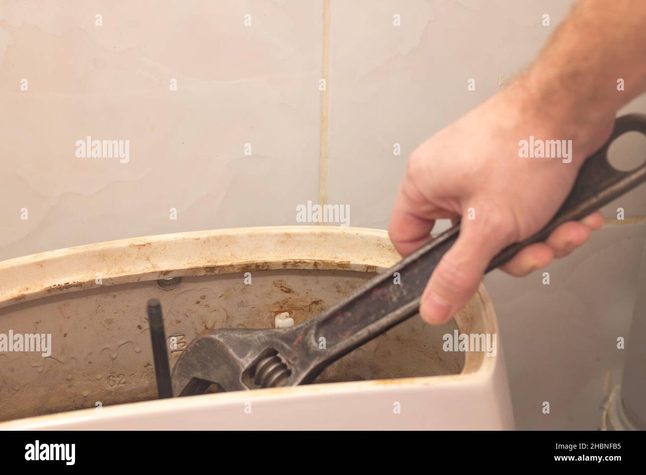 Flush valve toilet hi-res stock photography and images - Alamy