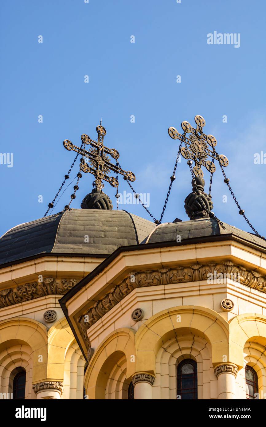 Vertical shot cathedral view hi-res stock photography and images - Alamy