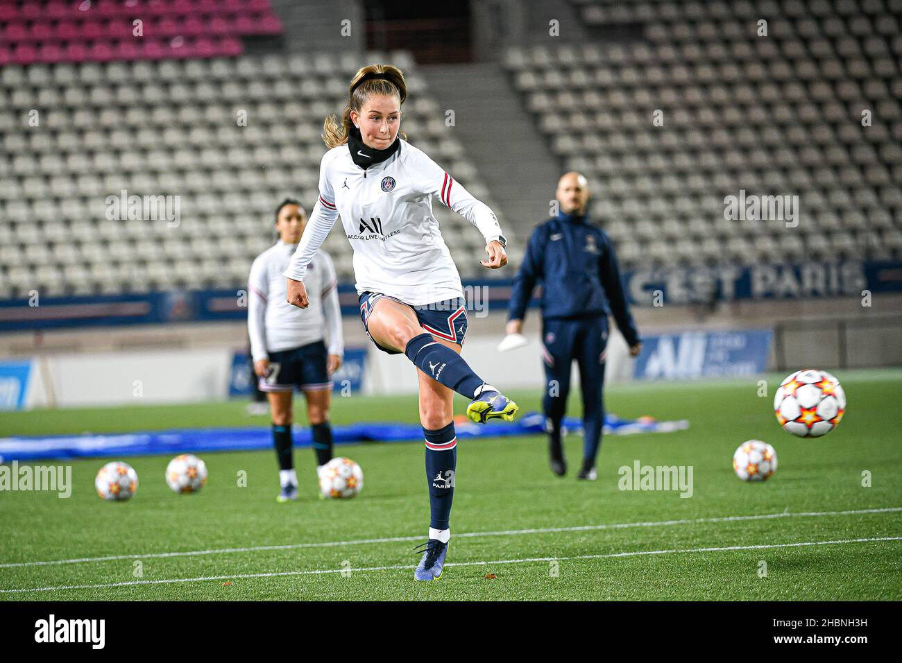 Jordyn Huitema of PSG warms up ahead of the UEFA Women's Champions ...