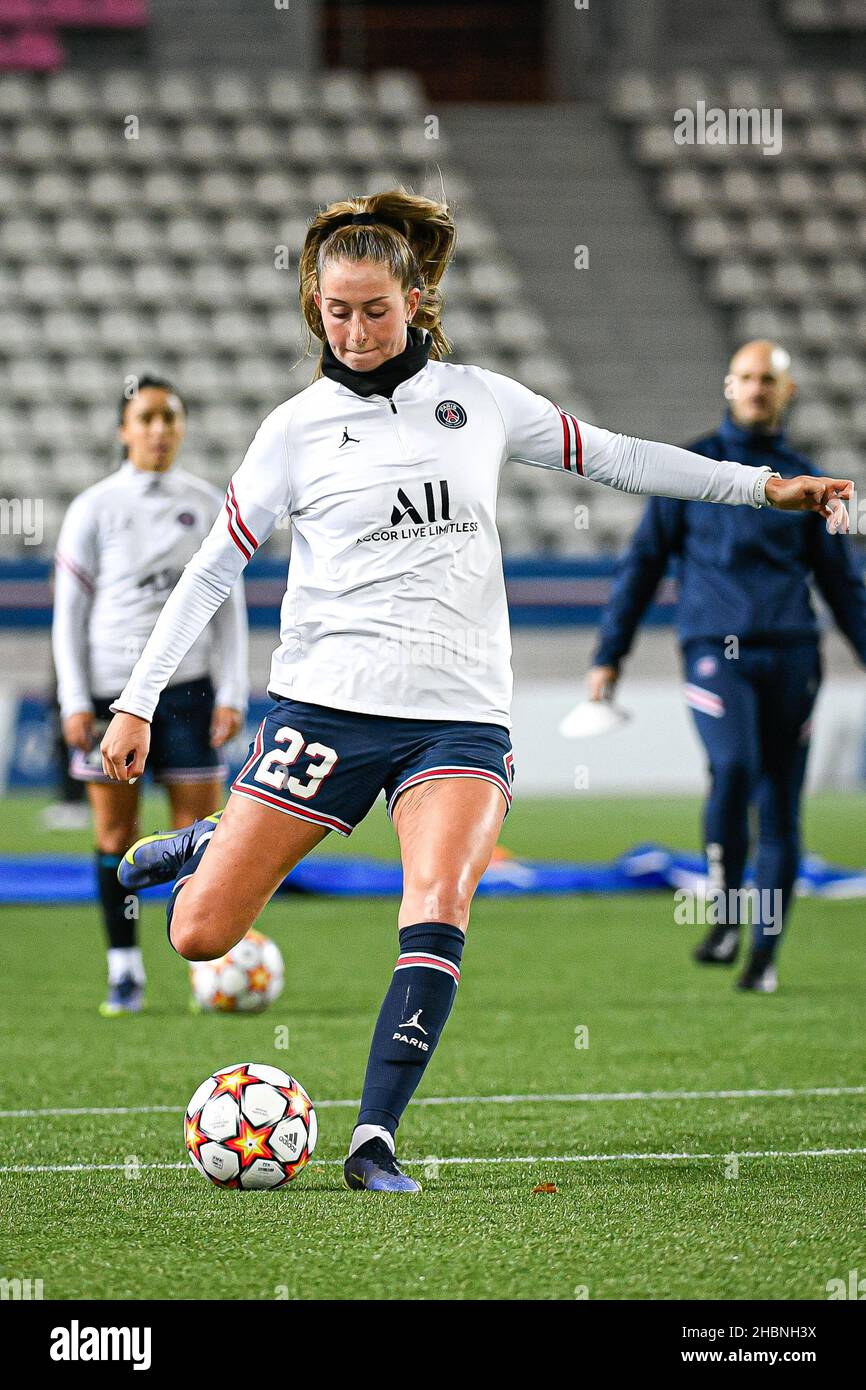 Jordyn Huitema of PSG warms up ahead of the UEFA Women's Champions ...