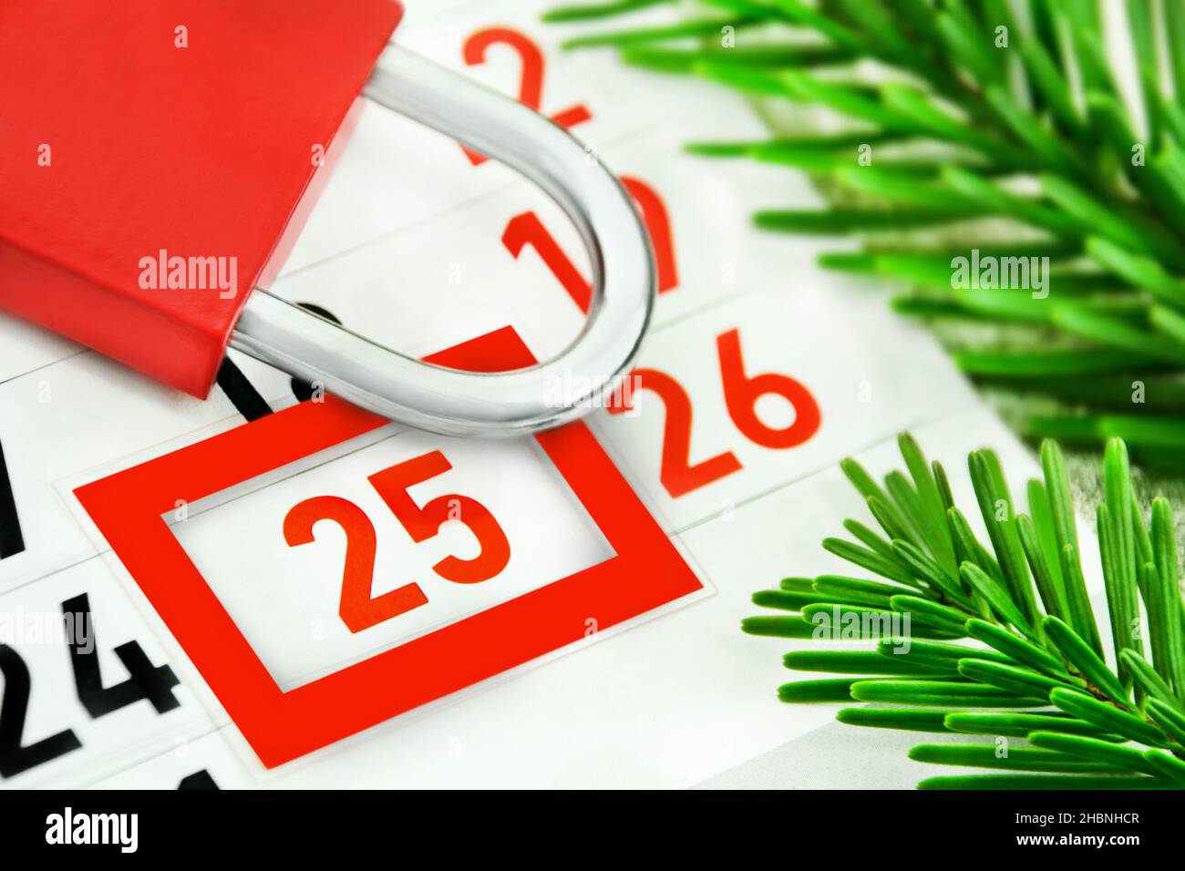 Calendar 2021 December 25 and red symbolic lock with fir branches Stock ...