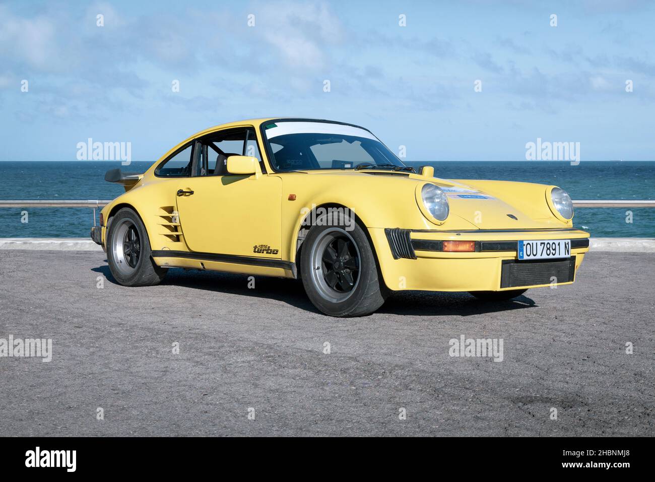 Porsche 930 turbo hi-res stock photography and images - Alamy