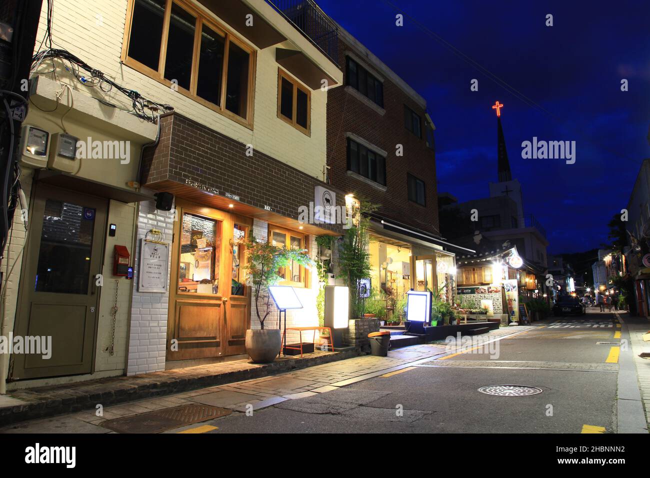 Small shops and buildings in Jongno-gu, Seoul, South Korea Stock Photo ...