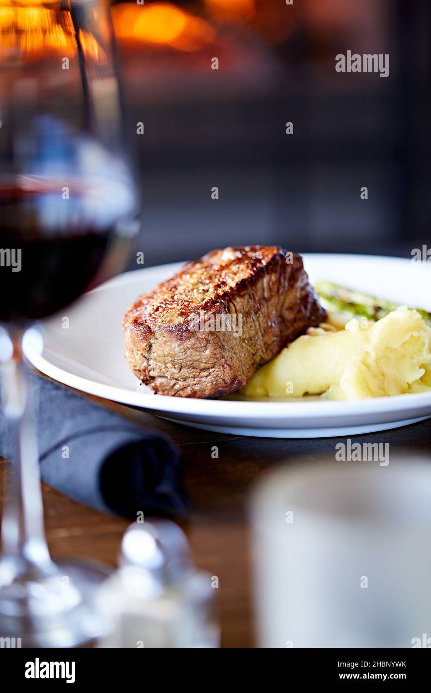 Beef filet hi-res stock photography and images - Alamy