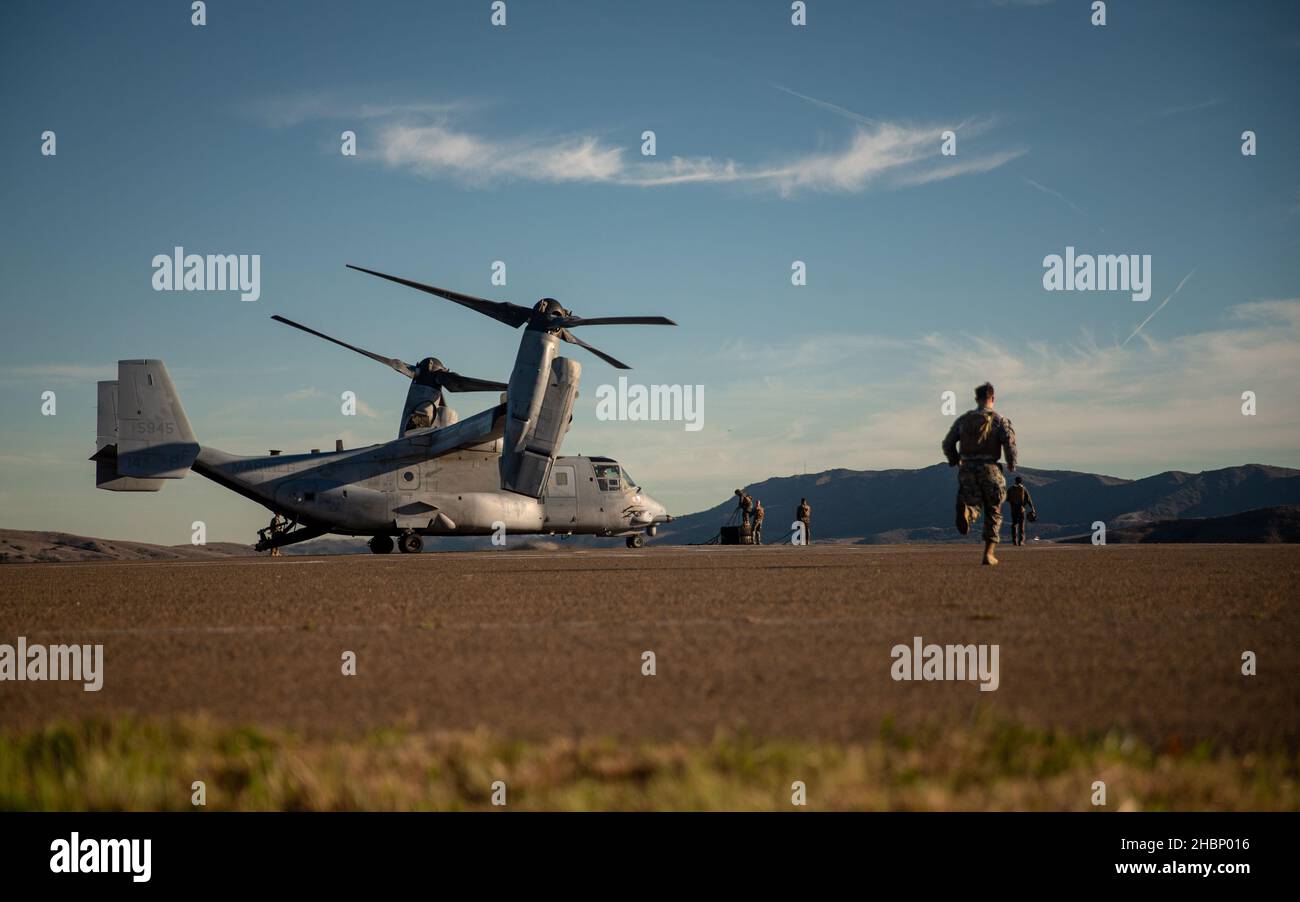 U.S. Marines with 1st Landing Support Battalion, 1st Marine Logistics ...